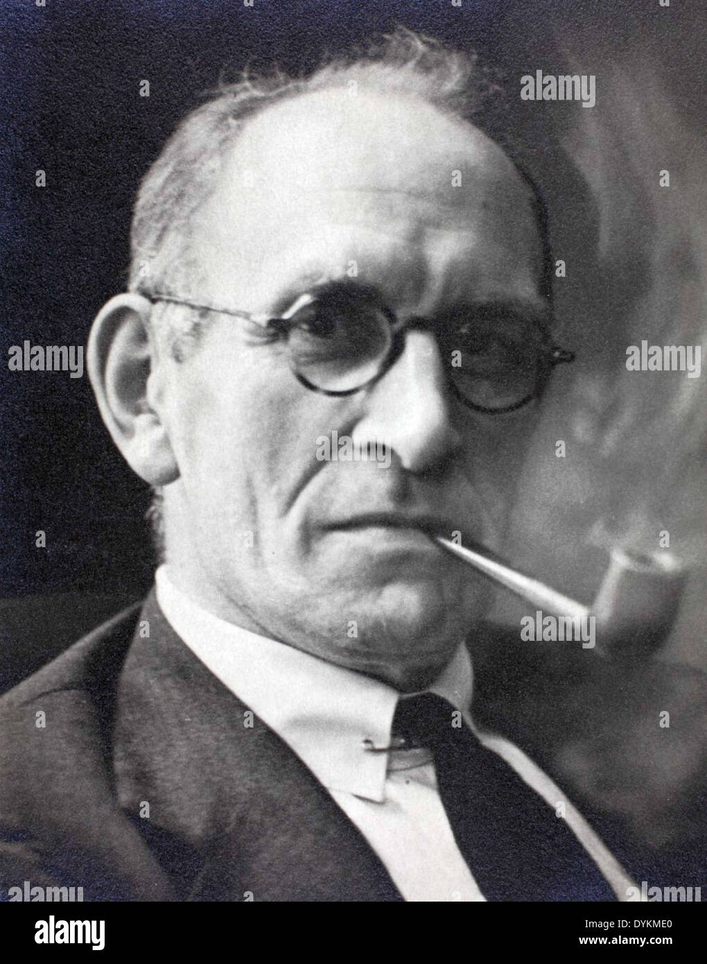 Smoking sam hi-res stock photography and images - Alamy