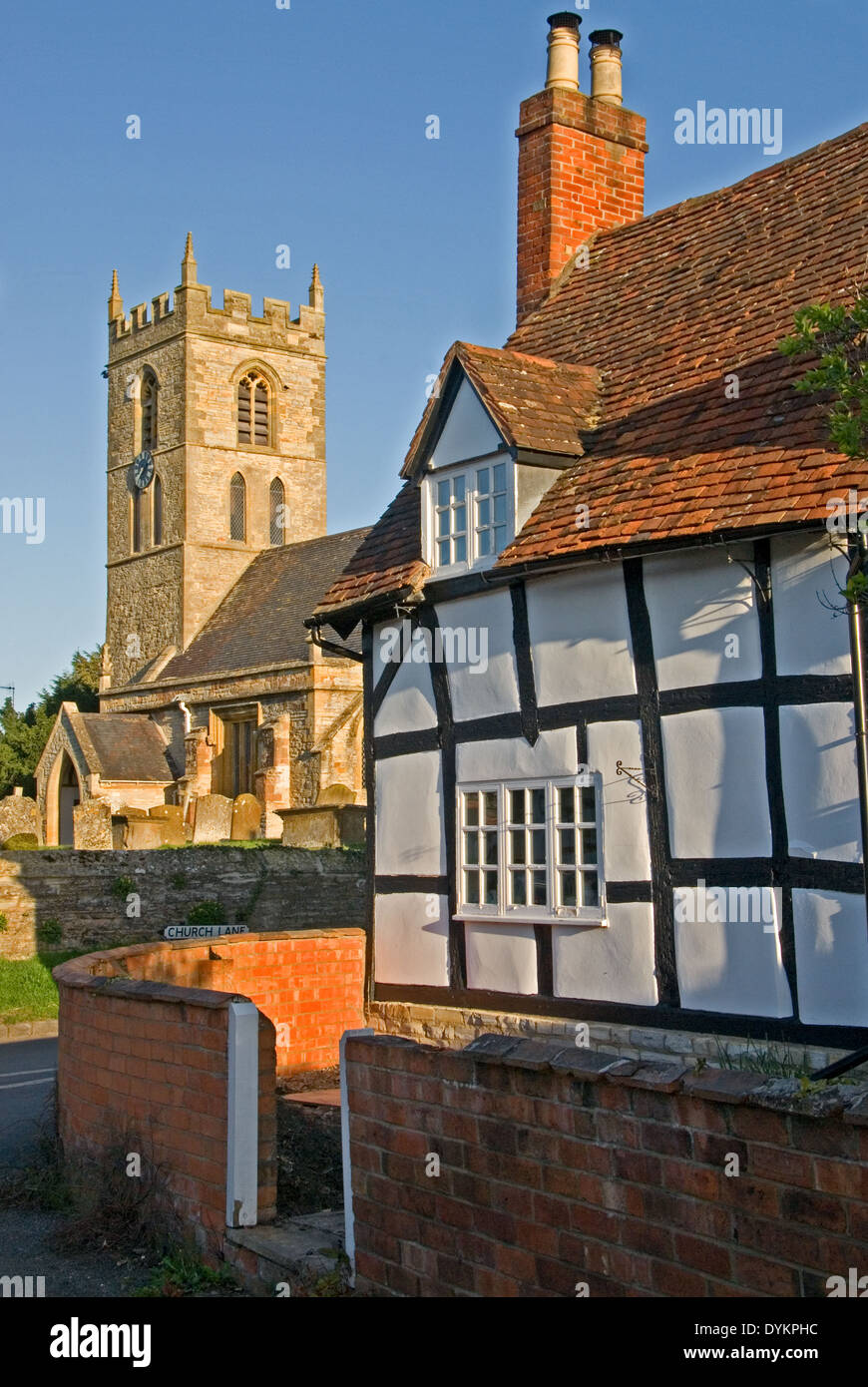 Rural english village hi-res stock photography and images - Alamy