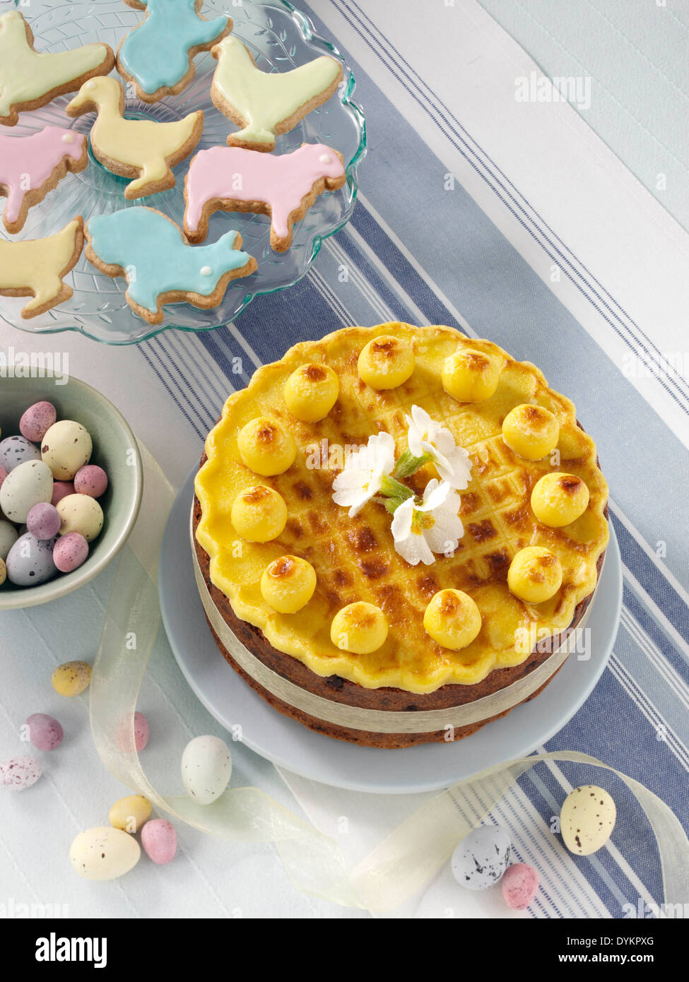 Simnel cake hi-res stock photography and images - Alamy