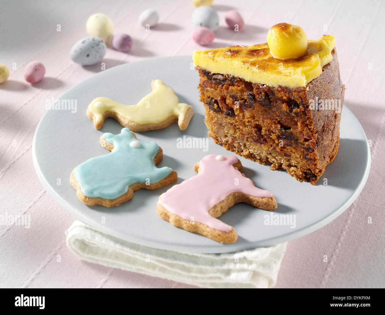 Simnel cake slice hi-res stock photography and images - Alamy