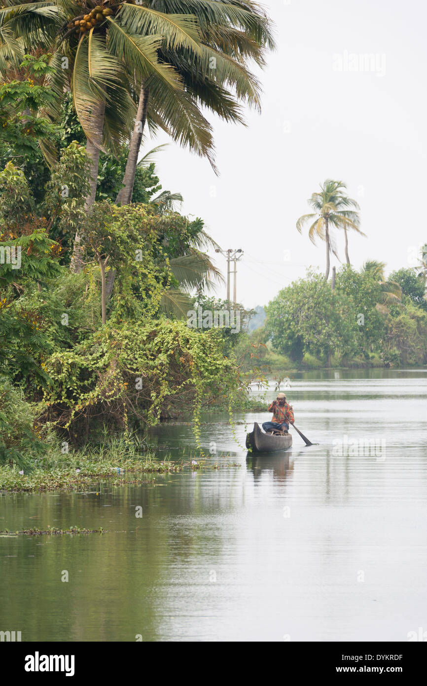 India kerala backwaters working indian hi-res stock photography and ...