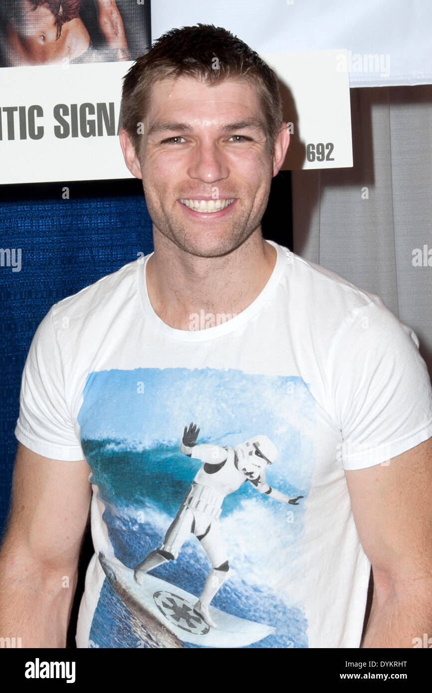 Liam Mcintyre Shirtless