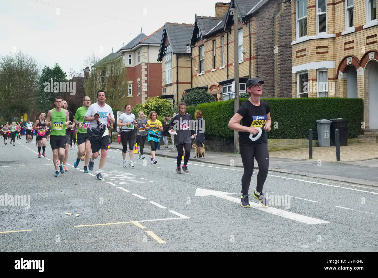 Half way marathon hi-res stock photography and images - Alamy