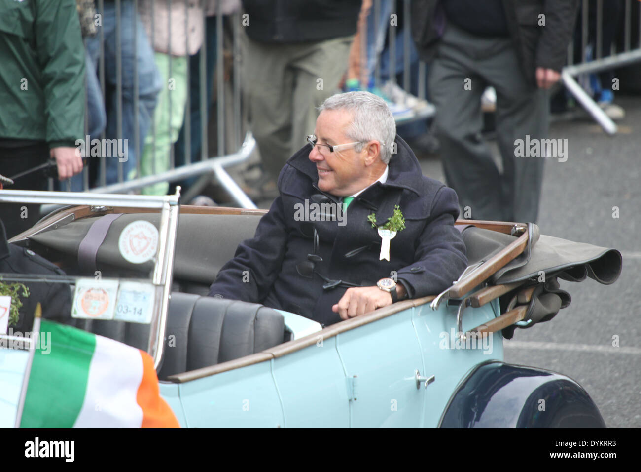 Stephen Roche, Grand Marshall of the parade and former Tour De France ...