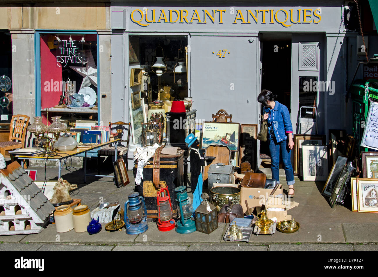 Pavement display hi-res stock photography and images - Alamy
