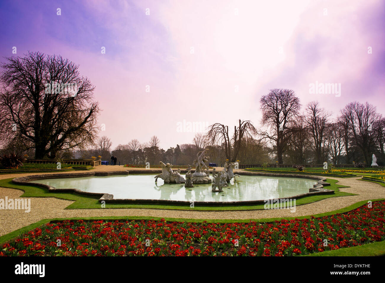 Spring gardens hi-res stock photography and images - Alamy
