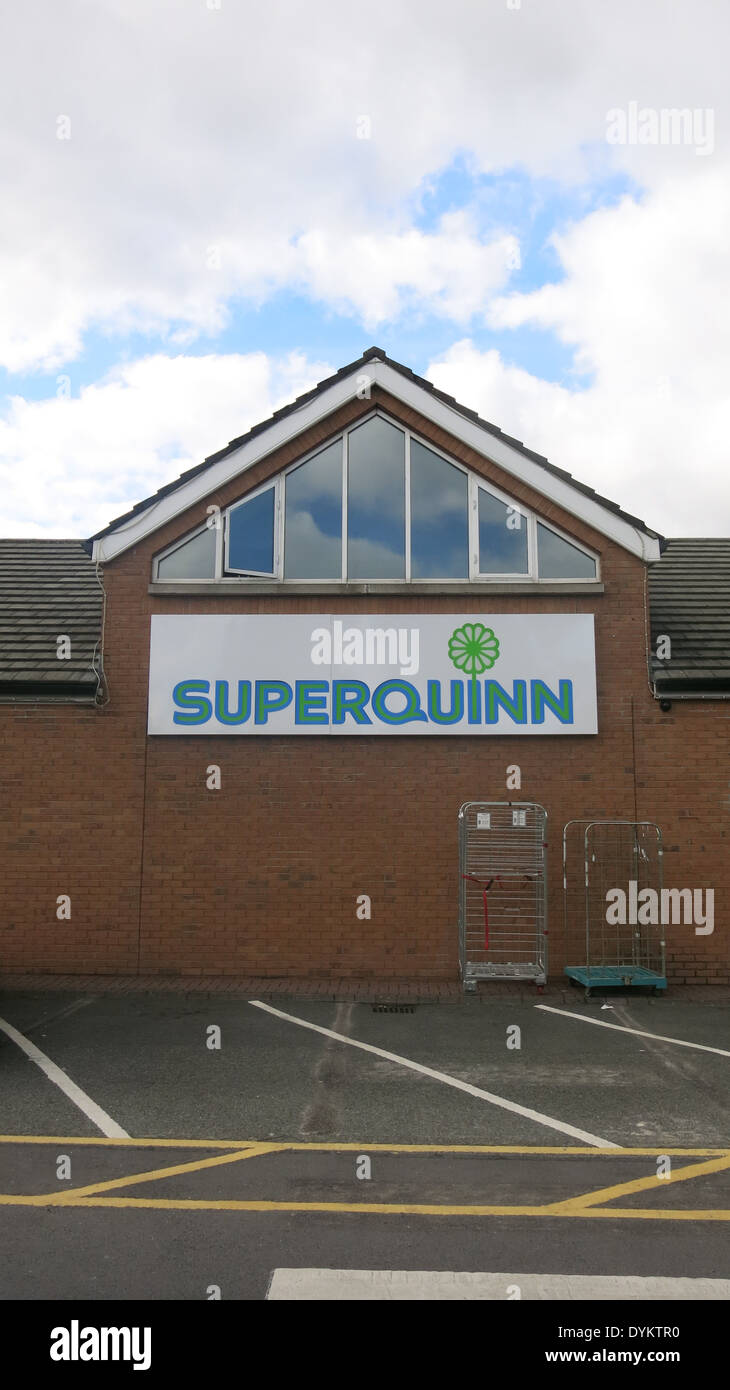 Supervalu logo hi-res stock photography and images - Alamy