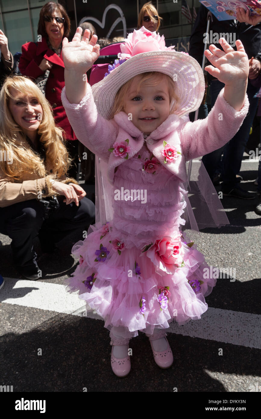 Easter bonnet and girl hi-res stock photography and images - Alamy