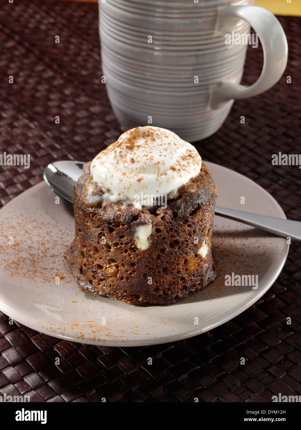 Individual chocolate mug cake hi-res stock photography and images - Alamy