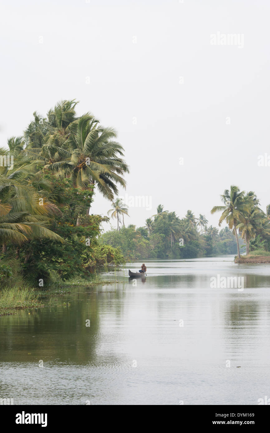 India kerala backwaters working indian hi-res stock photography and ...
