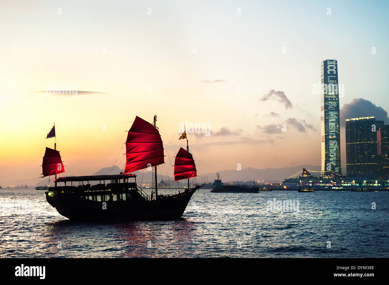 Chinese junk ship hi-res stock photography and images - Alamy