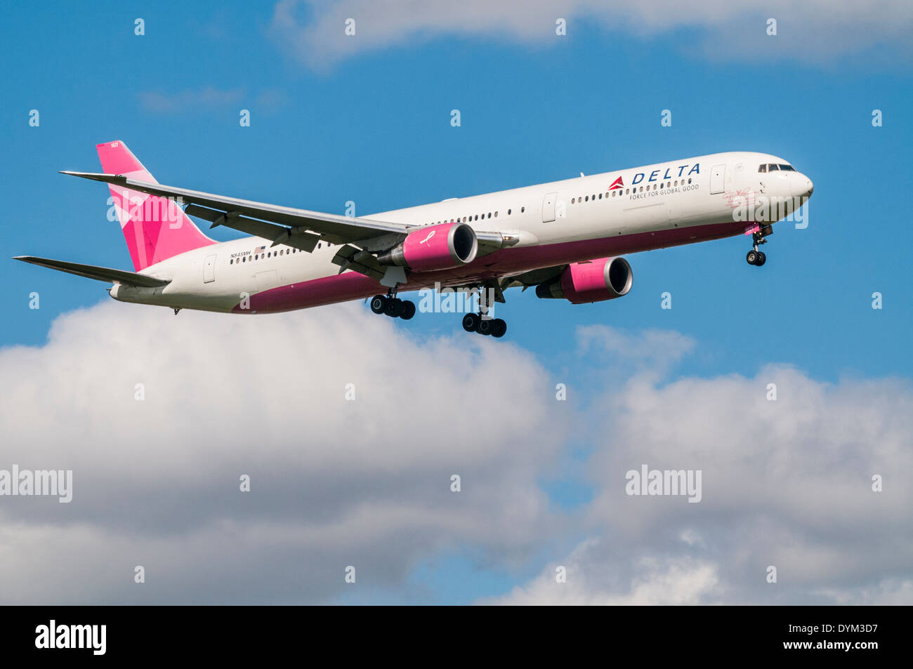 Side view of a Delta Airlines Boeing 767 aircraft painted in the pink ...