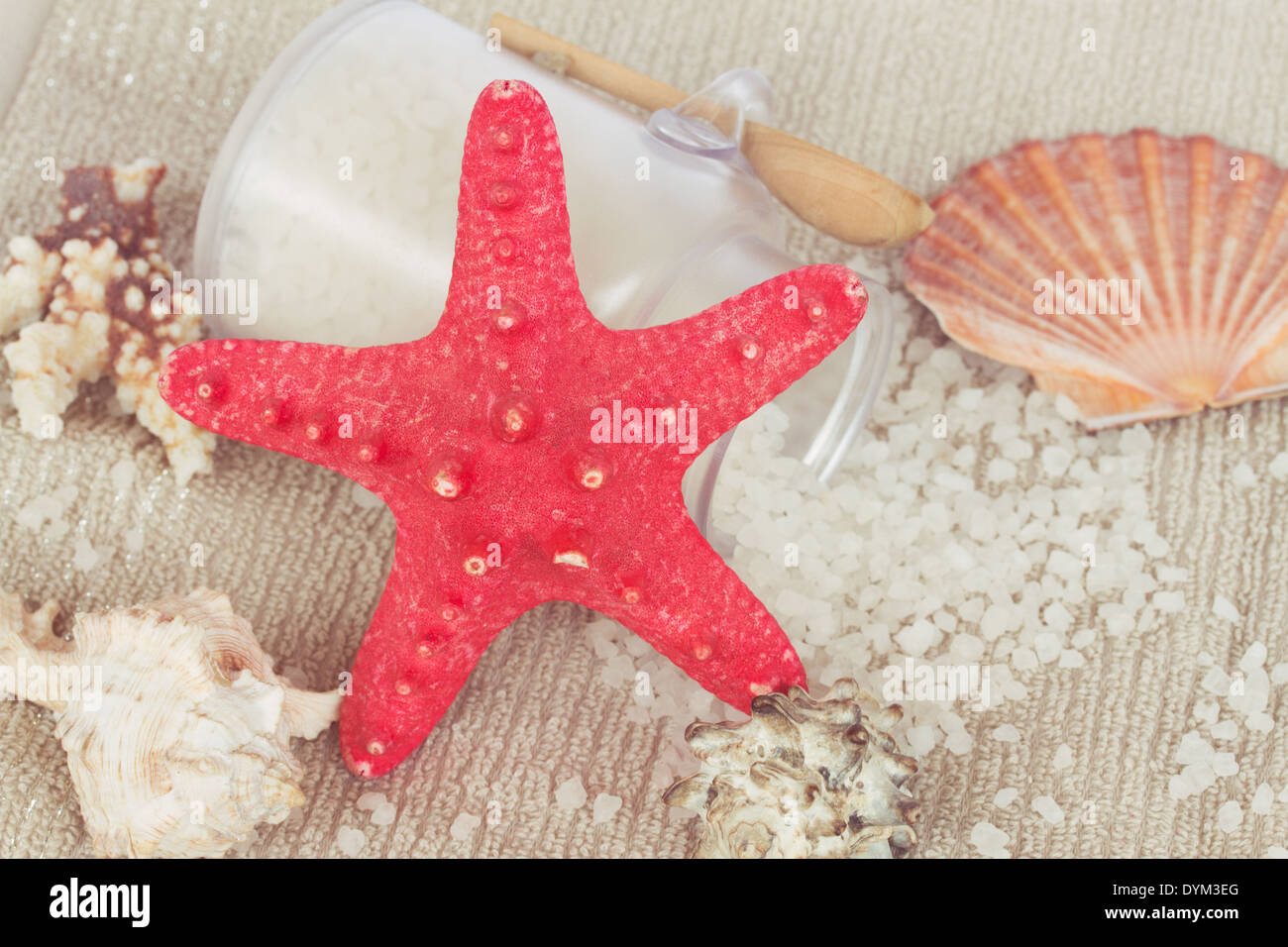 Fish spa resort hi-res stock photography and images - Alamy