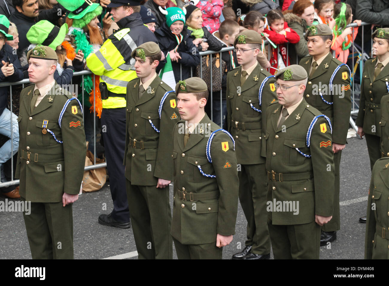 Members of the Irish Defence Force during the Saint Patrick's Day ...