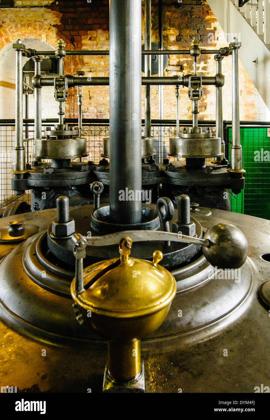 Crofton steam beam engine Stock Photo - Alamy