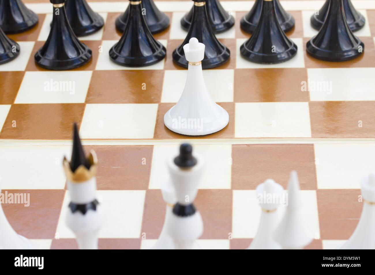 Pawn position hi-res stock photography and images - Alamy