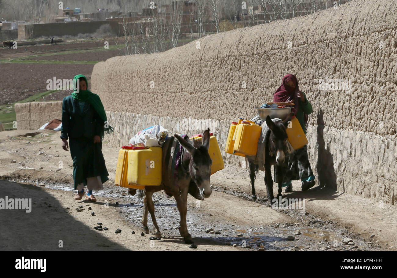 Carry barrels hi-res stock photography and images - Alamy