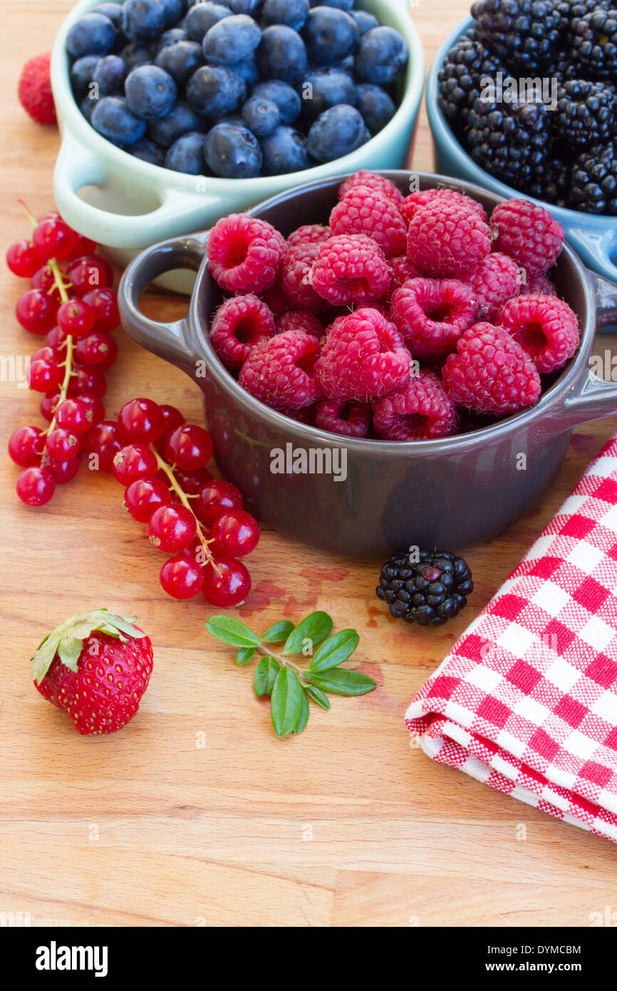 Red beriies hi-res stock photography and images - Alamy