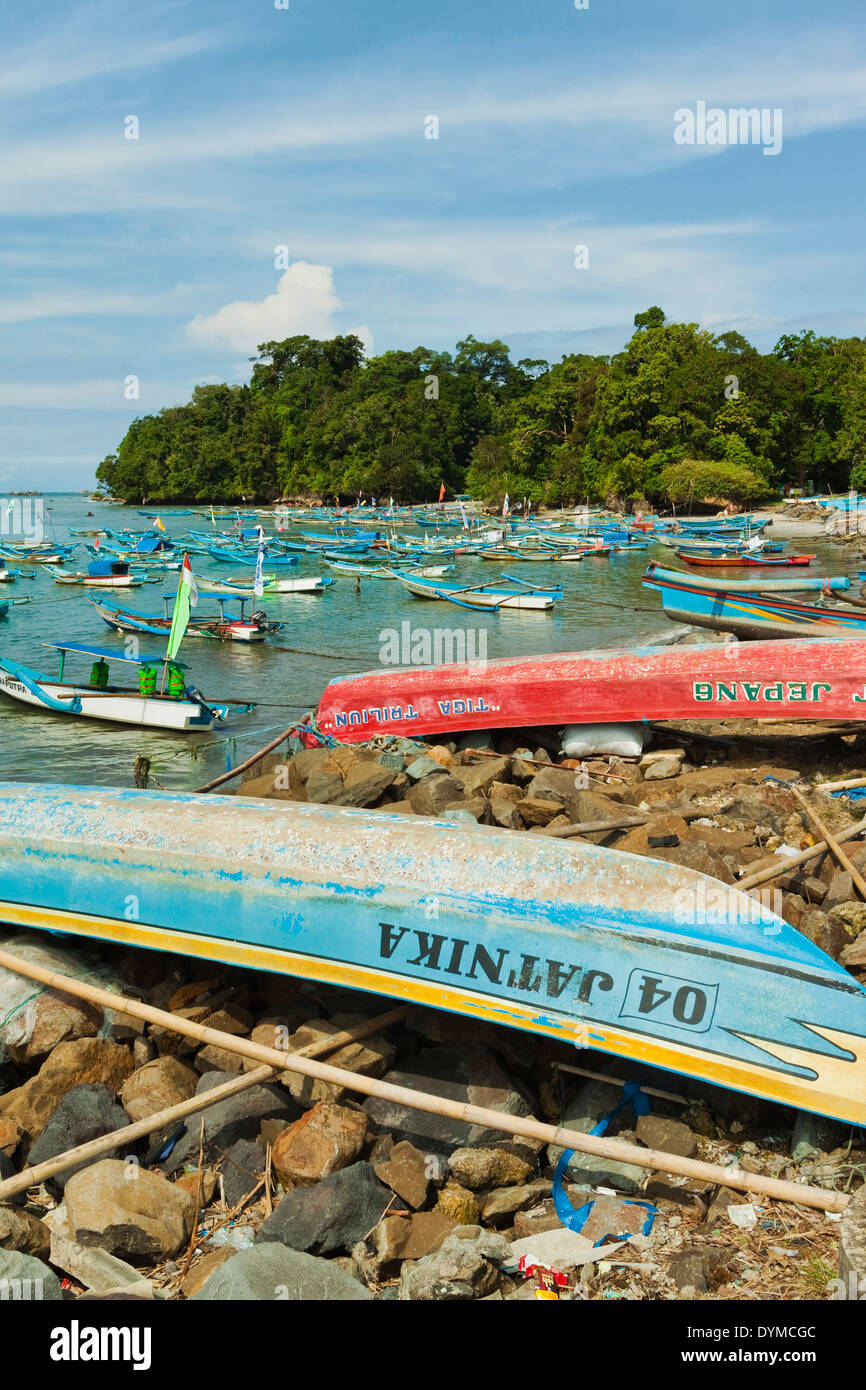 Outrigger fishing boats on the east side of the isthmus at this south ...