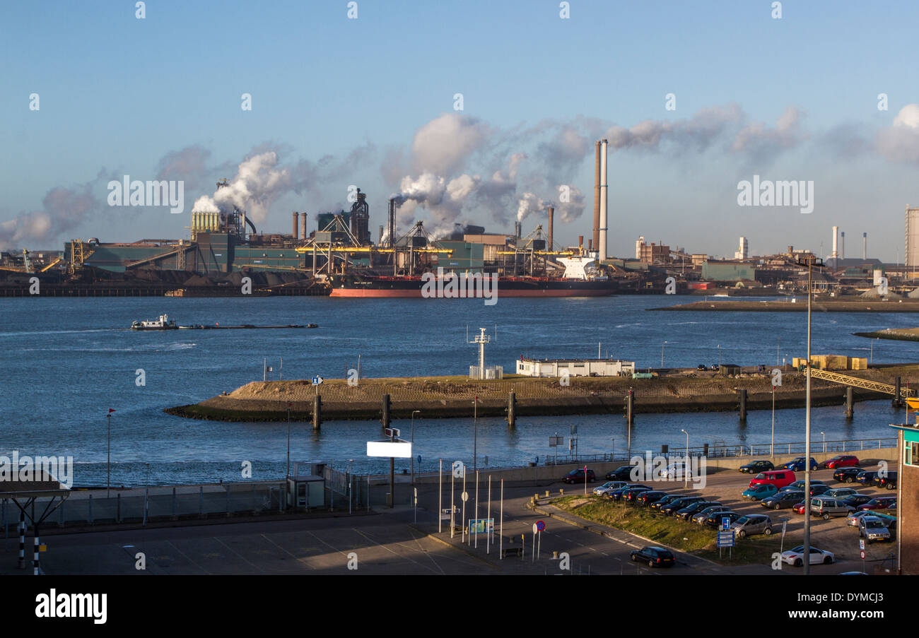 Amsterdam sea way across the water Stock Photo - Alamy