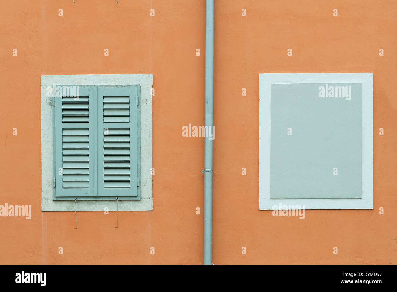 False symbol hi-res stock photography and images - Alamy