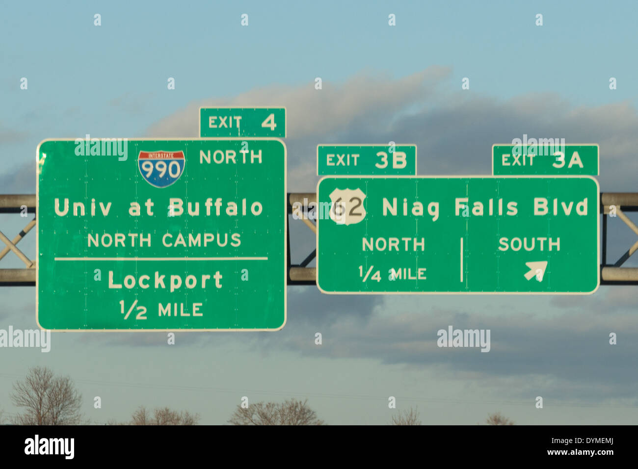 Interstate 990 exit 4 to University of Buffalo and Exit 3B to Niagara ...