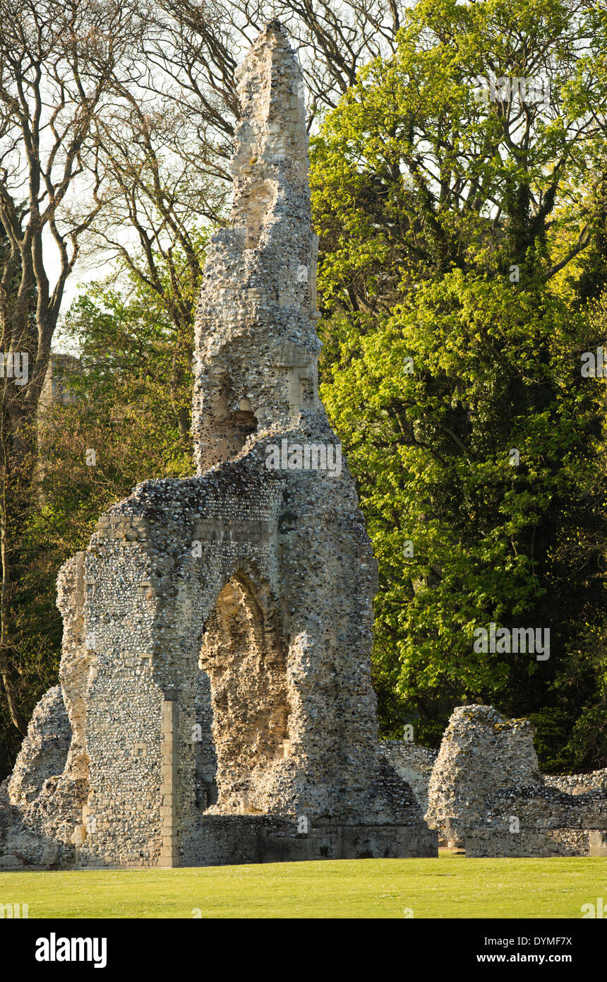 Flint arch ruins of Cluniac Priory remains at Thetford. unsharpened ...