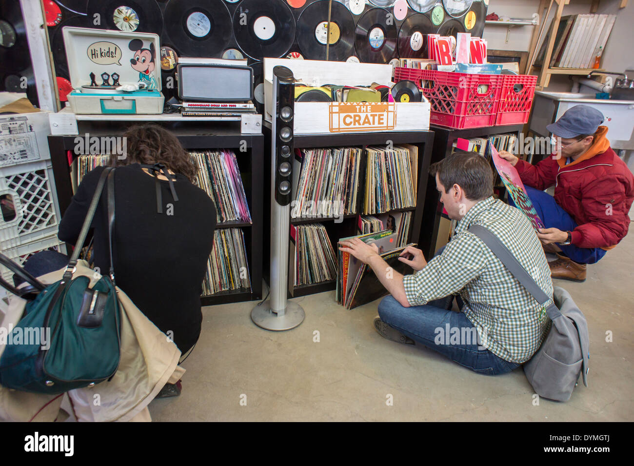 Record store storefront hi-res stock photography and images - Alamy