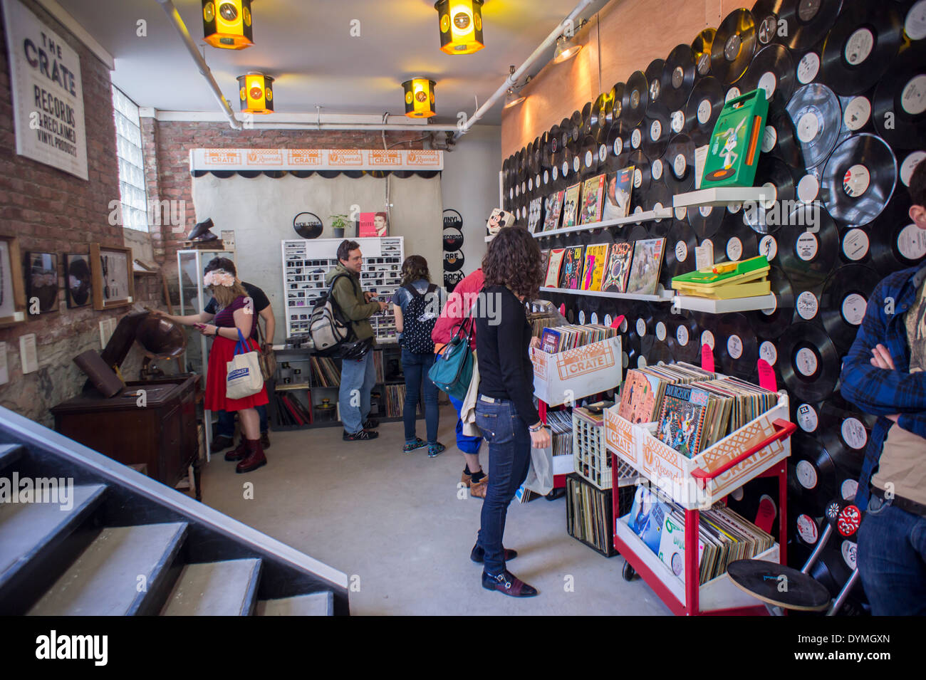 Record store storefront hi-res stock photography and images - Alamy