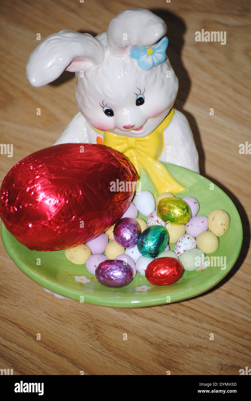 Sweet chocolate eggs bunny hi-res stock photography and images - Alamy