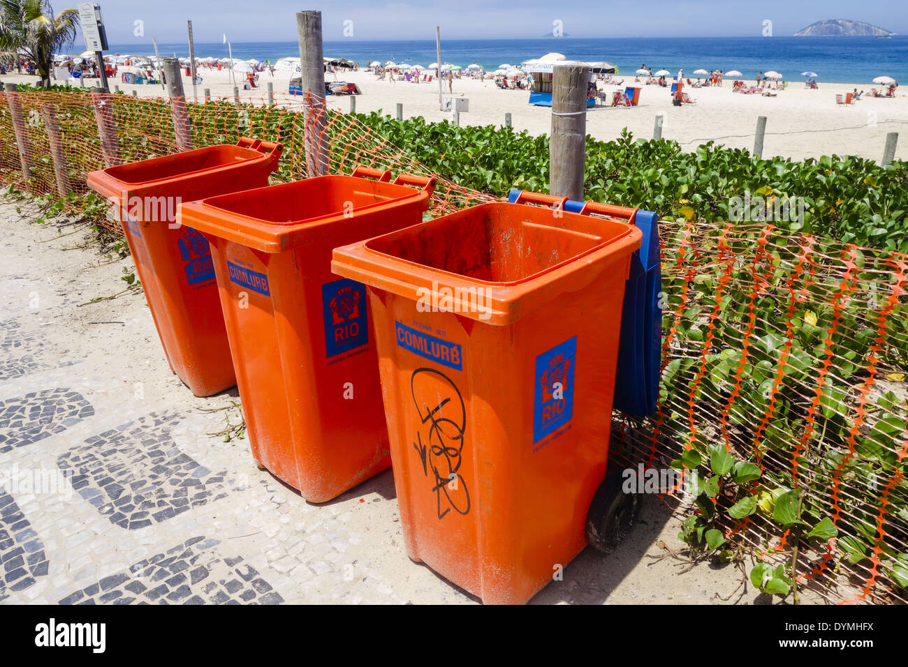 Rio garbage hi-res stock photography and images - Alamy