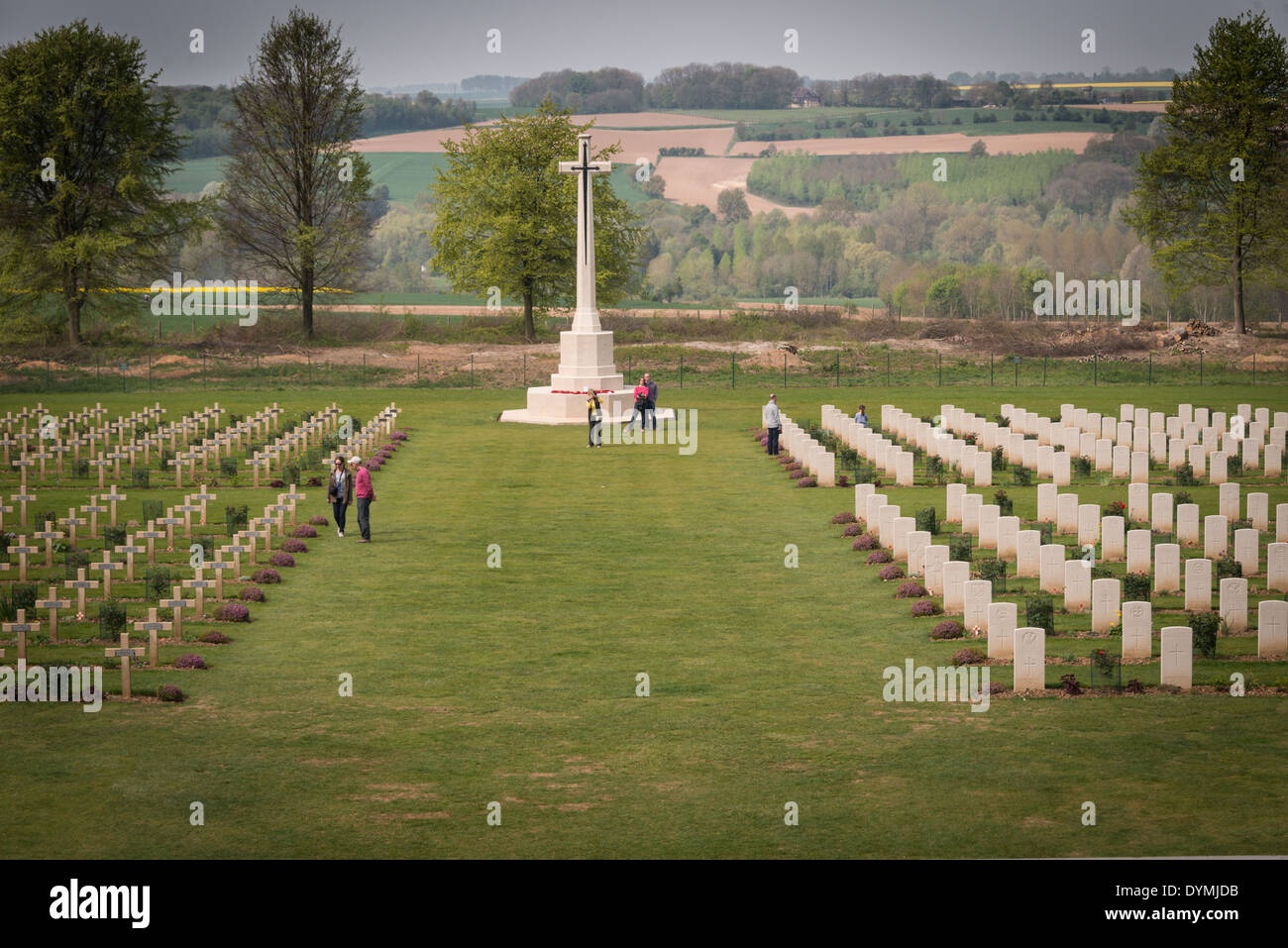Dead soldiers on battlefield ww1 hi-res stock photography and images ...