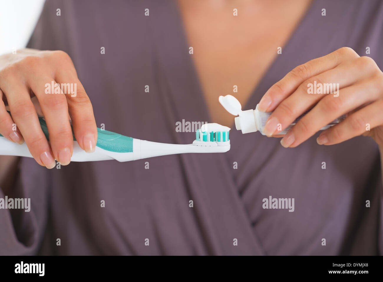 Squeezing toothpaste hi-res stock photography and images - Alamy