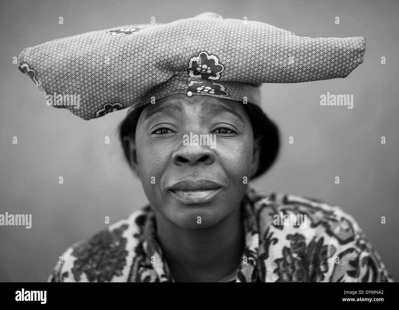 Namibia hat ethnic woman hi-res stock photography and images - Alamy