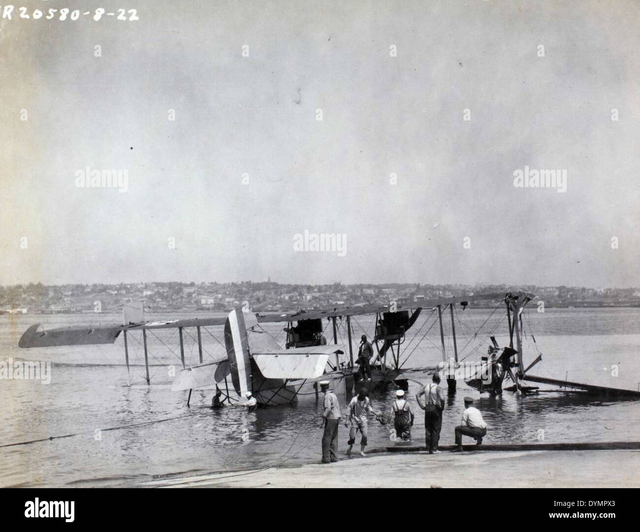 The Curtiss F5L was a World War II-era amphibious reconnaissance ...