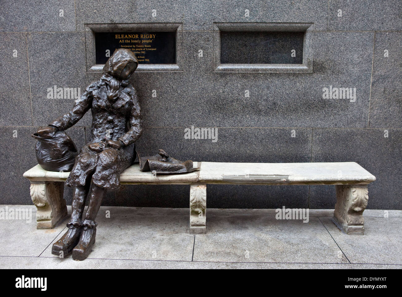 Tommy steele sculpture hi-res stock photography and images - Alamy