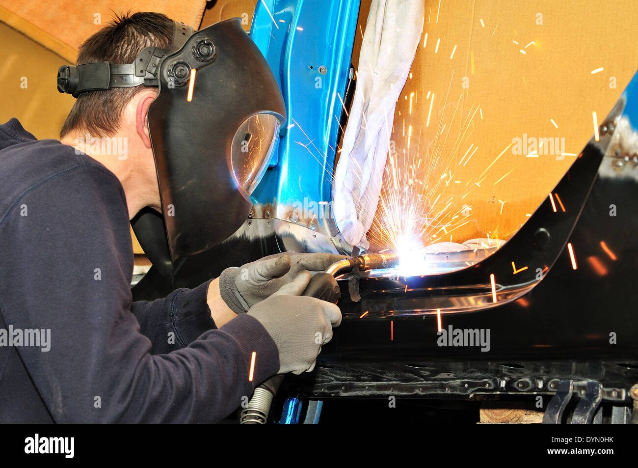Welding car body hi-res stock photography and images - Alamy