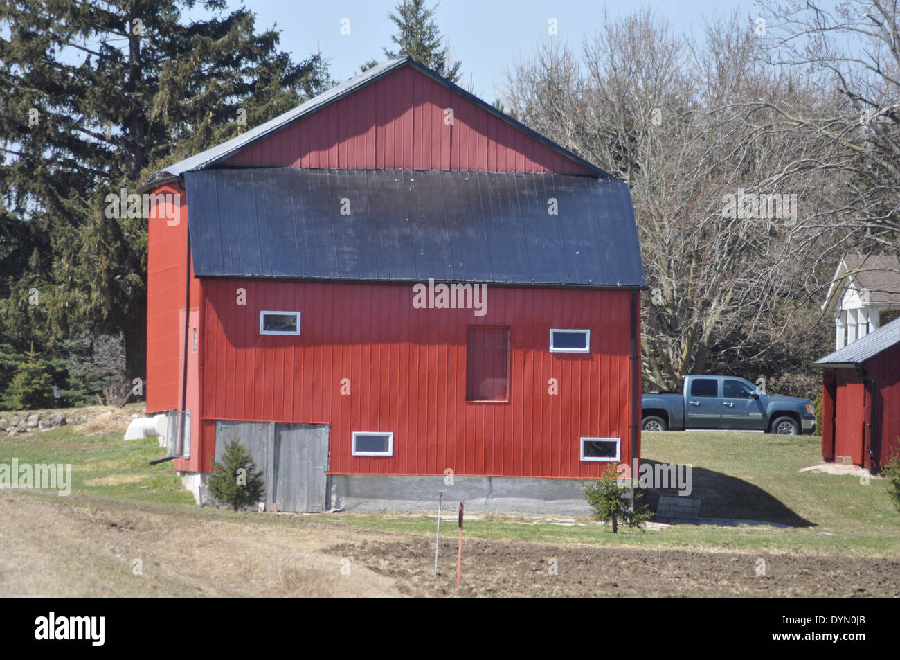 Beautiful red barn hi-res stock photography and images - Alamy
