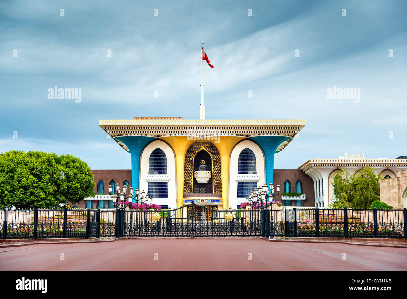 Oman royal palace hi-res stock photography and images - Alamy