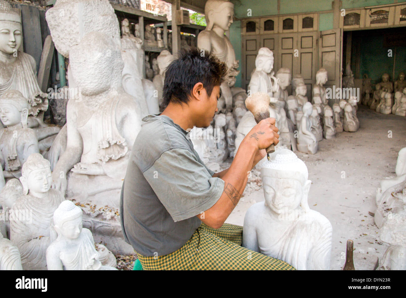 Man carving marble Buddha statue Mandalay Myanmar Burma Stock Photo - Alamy