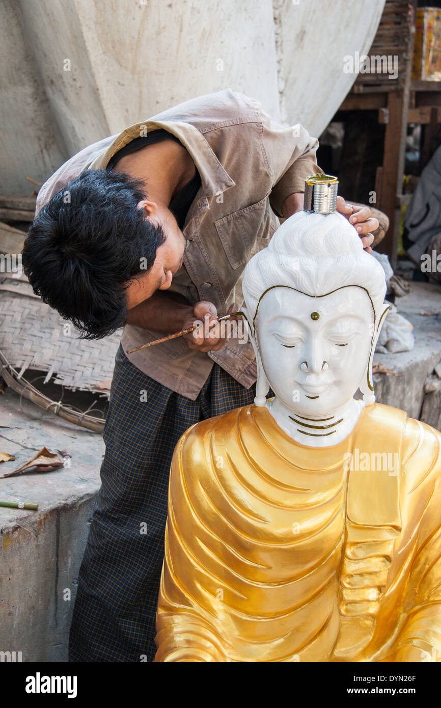 Burma buddha painting hi-res stock photography and images - Alamy