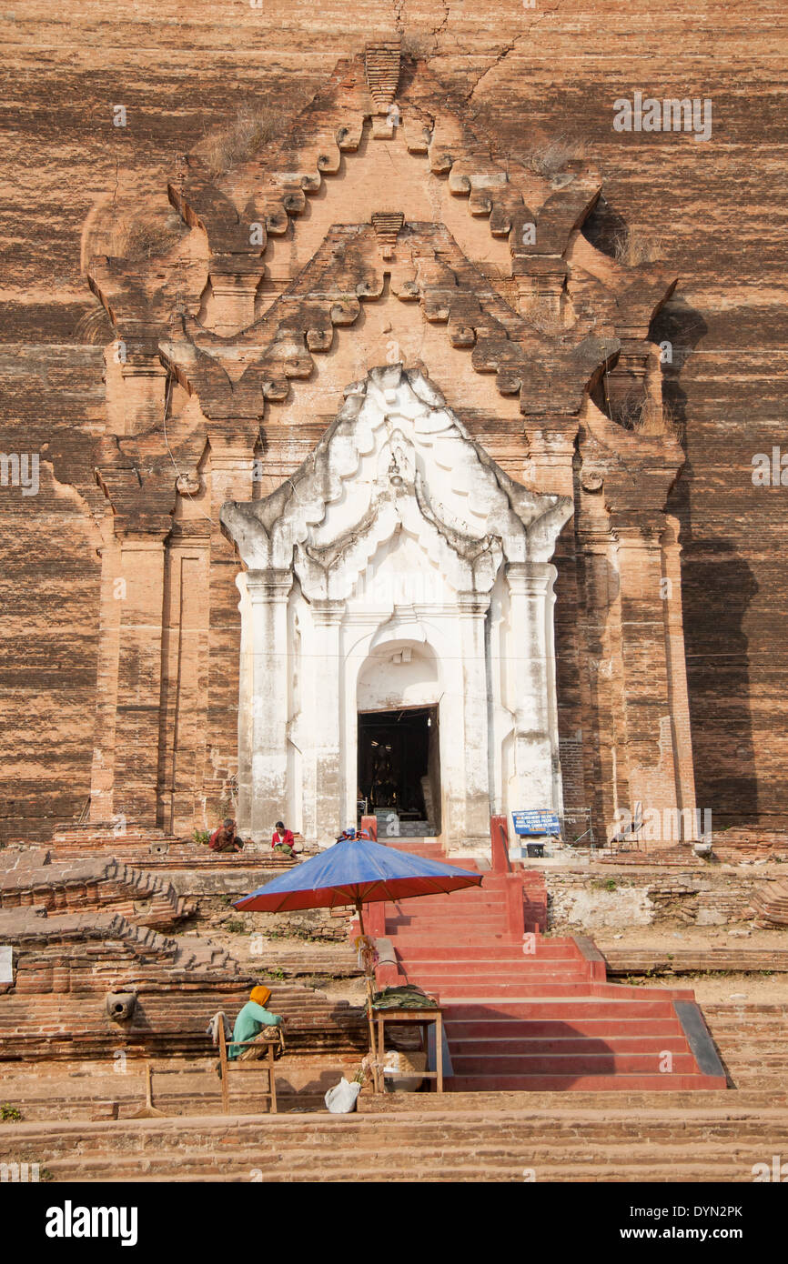 Mingun Pagoda Myanmar Stock Photo - Alamy