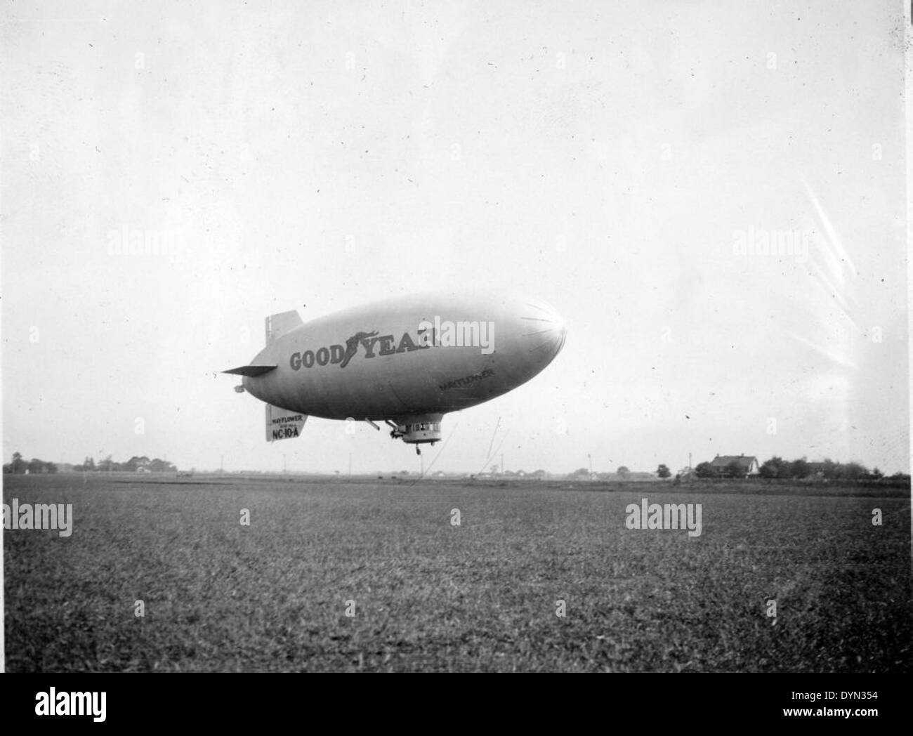 AL009B 341 Goodyear Blimp NC10-A Mayflower Hicksville Aviation Country ...