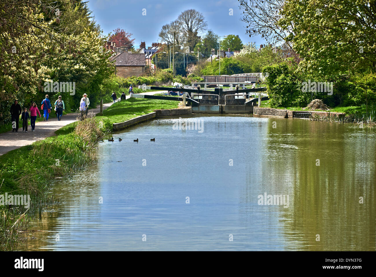 Caen Hill Locks are a flight of locks on the Kennet and Avon Canal ...