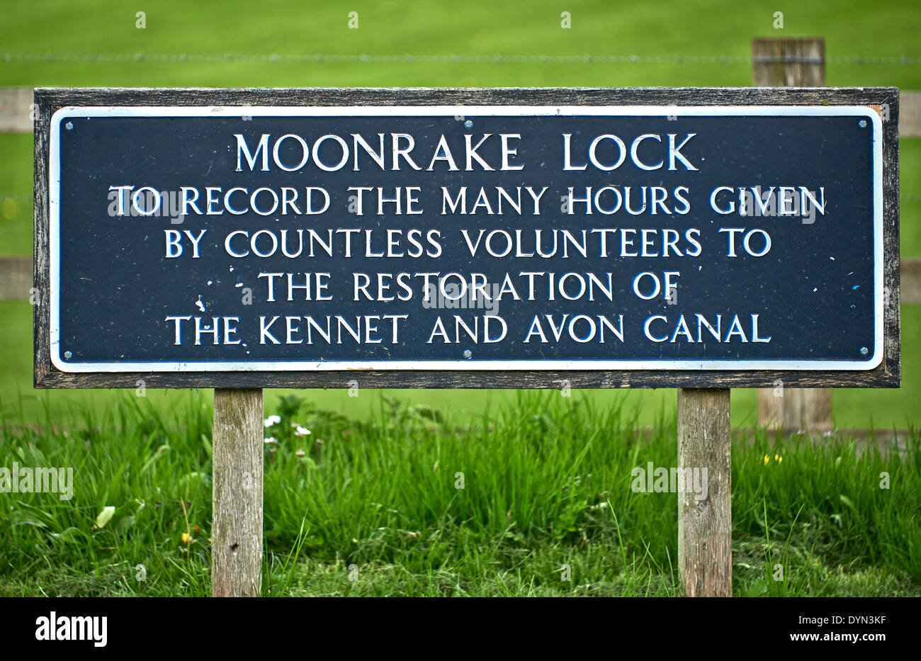 Caen Hill Locks are a flight of locks on the Kennet and Avon Canal ...