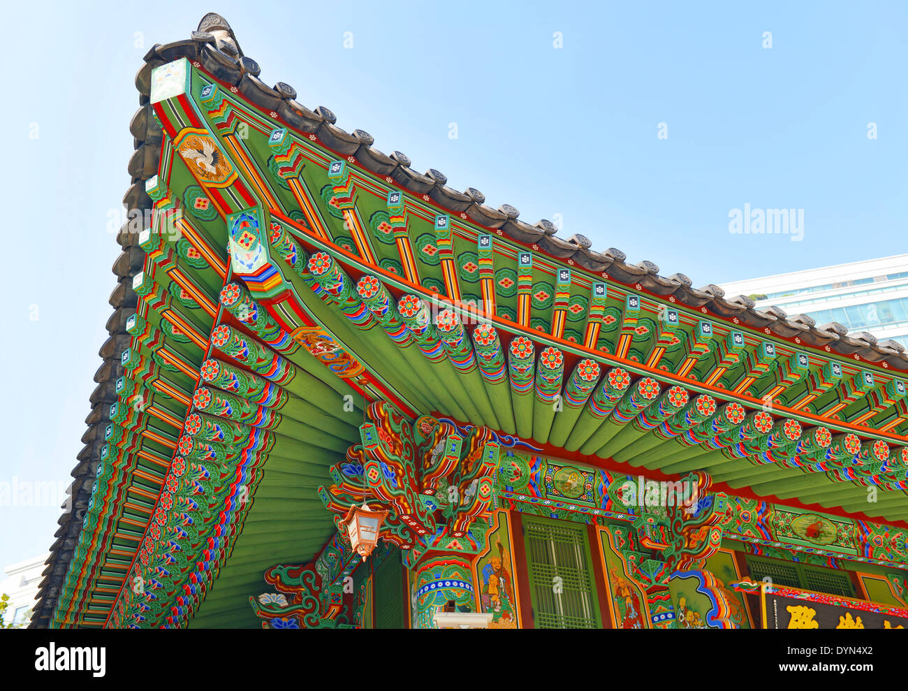 Traditional Korean architecture on temple, Seoul Korea Stock Photo - Alamy