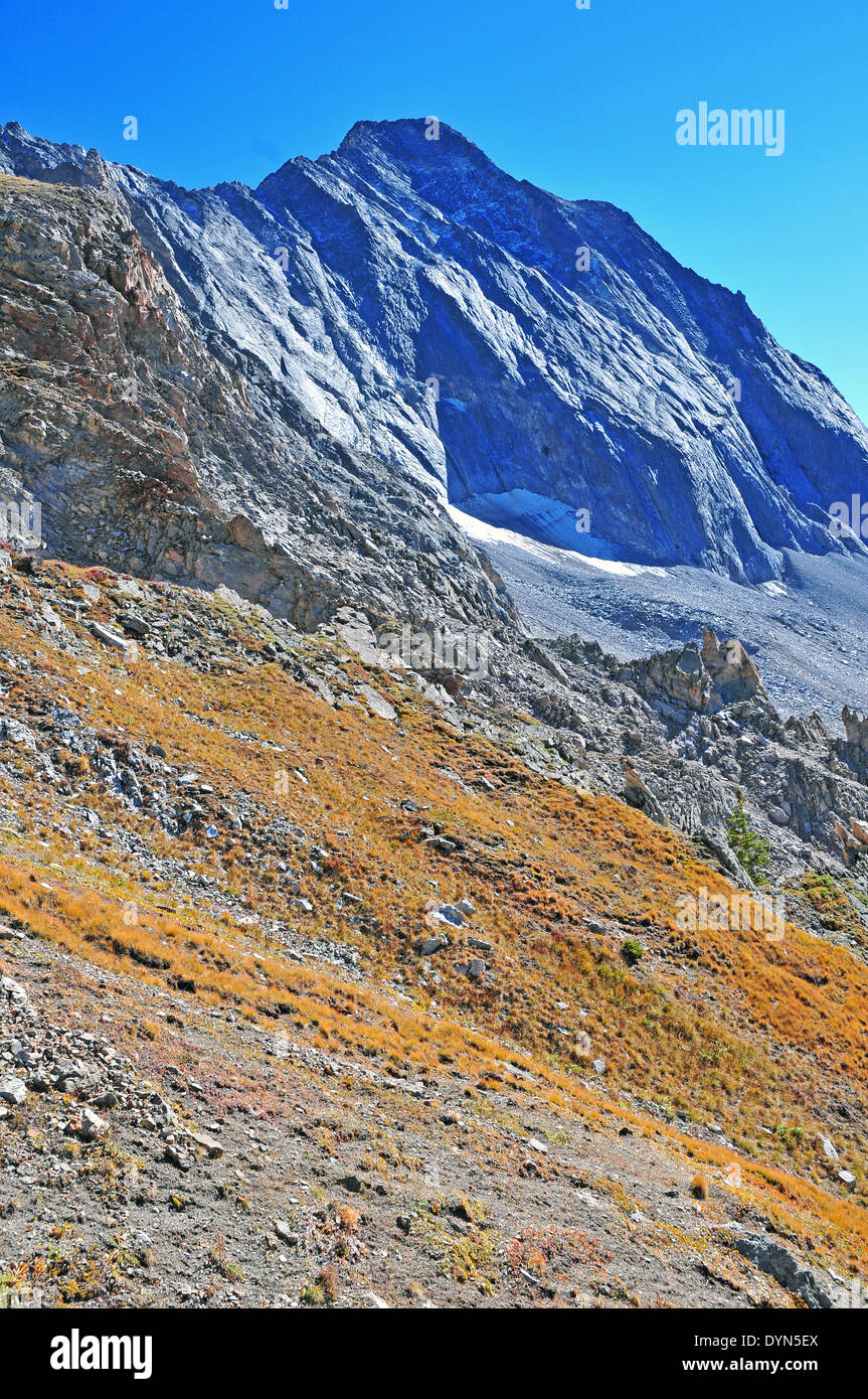 Colorado 14er, Capitol Peak in autumn color, Elk Range, Rocky Mountains ...
