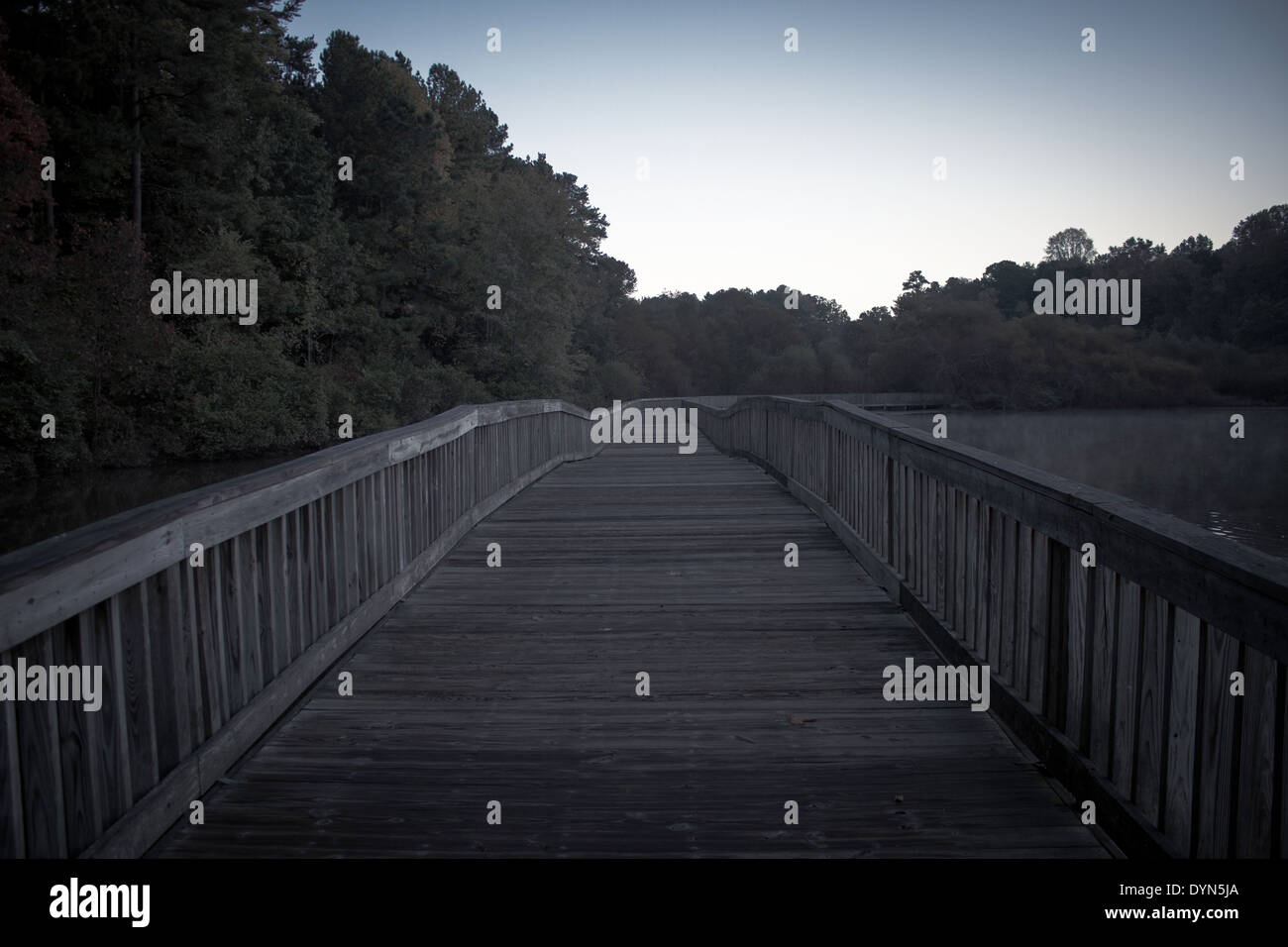 Bridge over water hi-res stock photography and images - Alamy