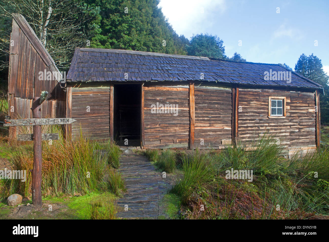 Overland track hut hi-res stock photography and images - Alamy