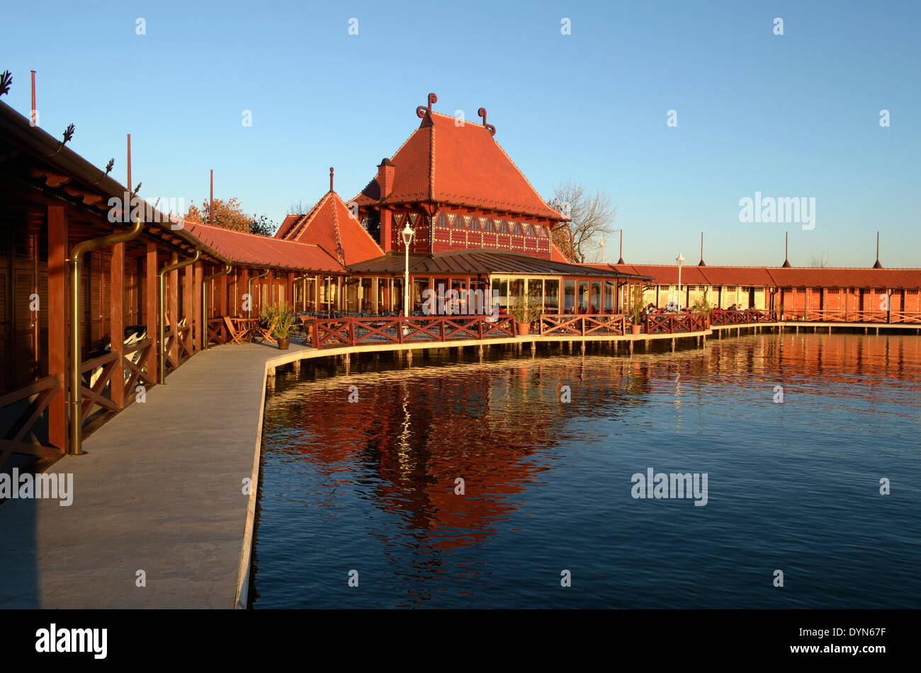 Zenski strand hi-res stock photography and images - Alamy
